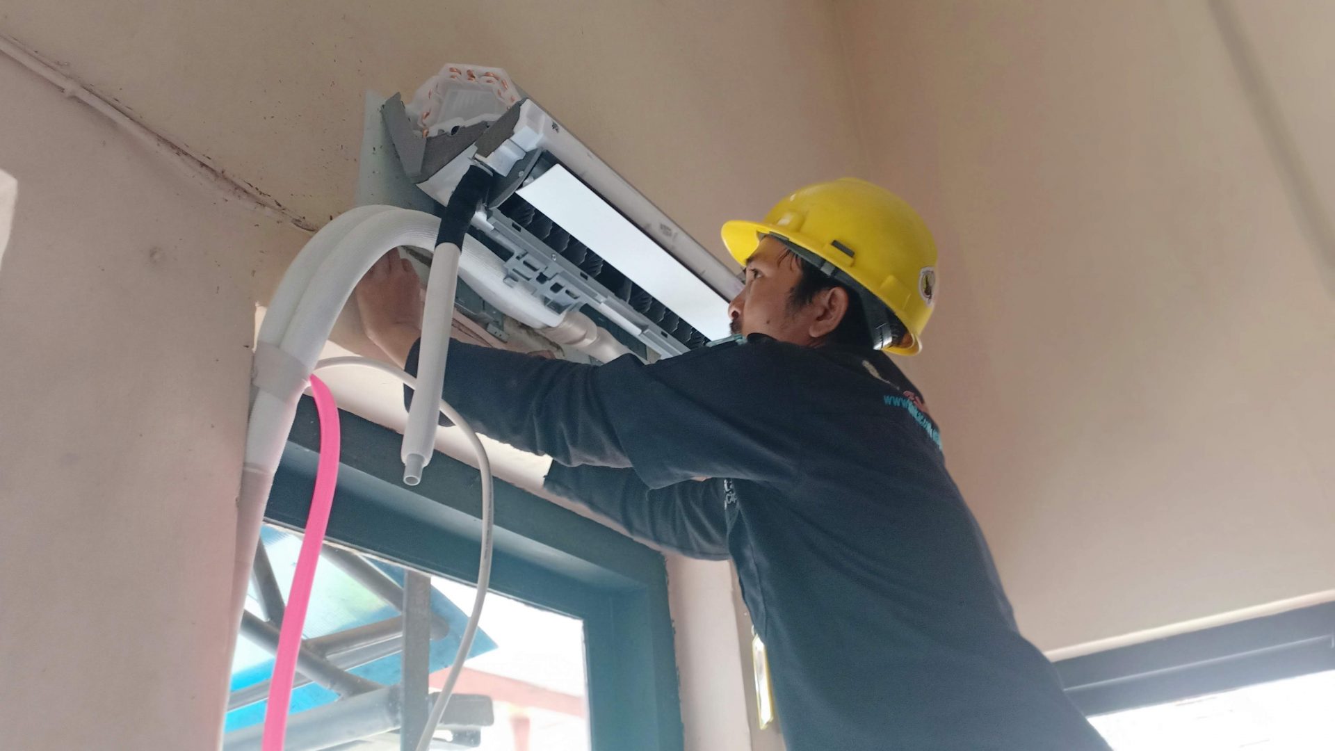 Service Ac Split - PT. Hasta Prakarsa Cipta | 021-2982 3777